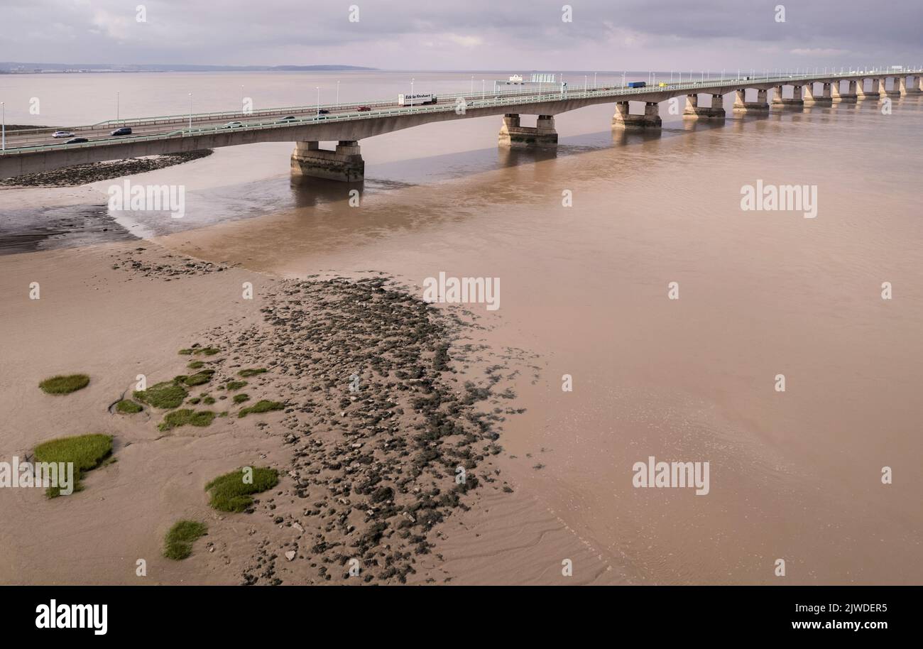 aerial view o the prince of wales bridge spanning the river severn ...