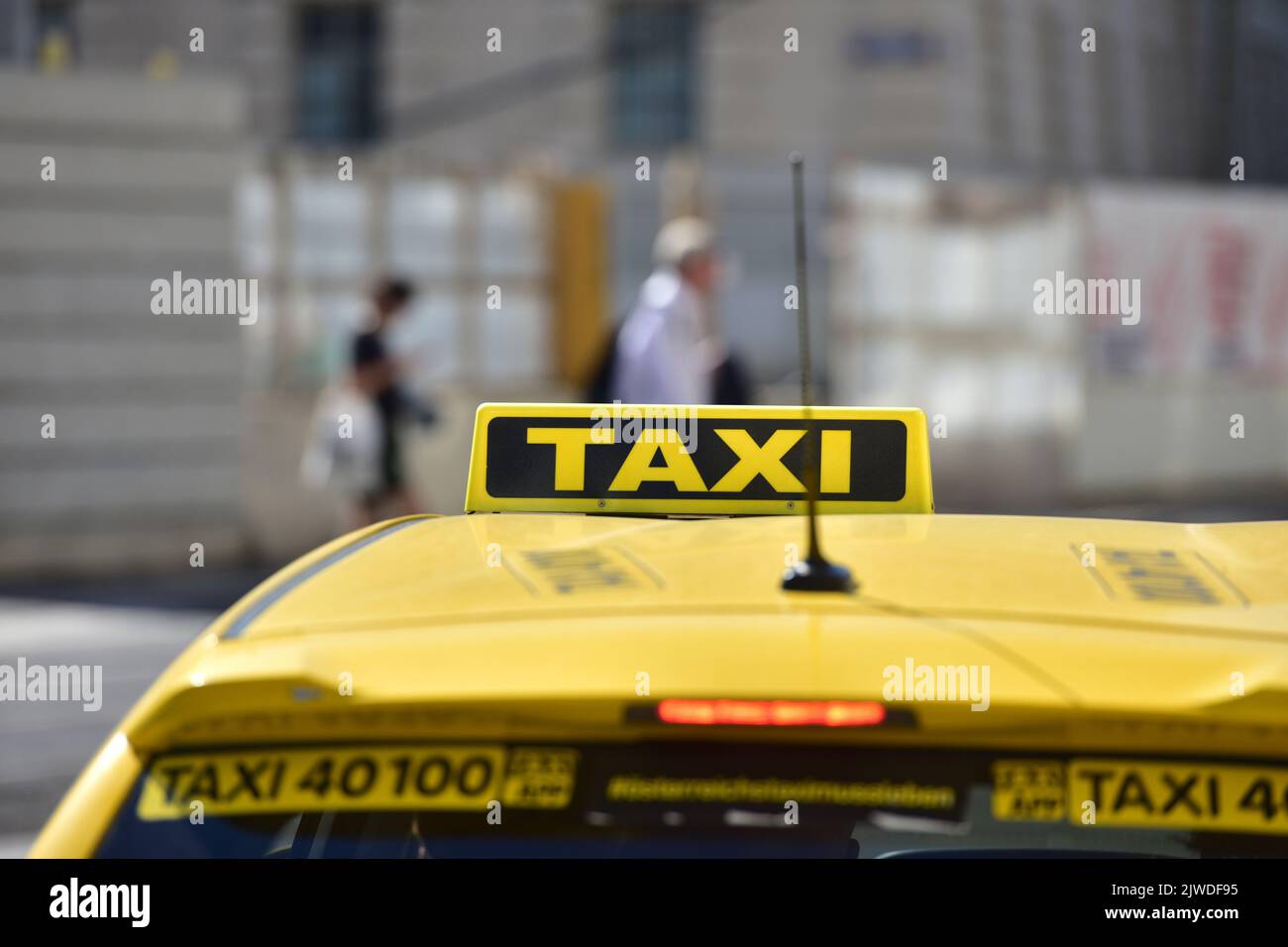 Vienna taxi transport hi-res stock photography and images - Alamy