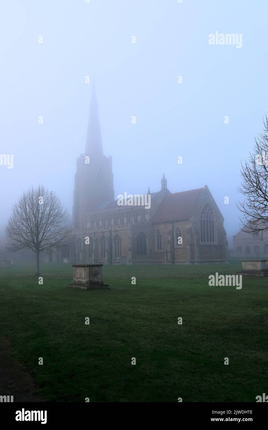 Autumn misty view over St Wendredas church, March Town, Cambridgeshire ...