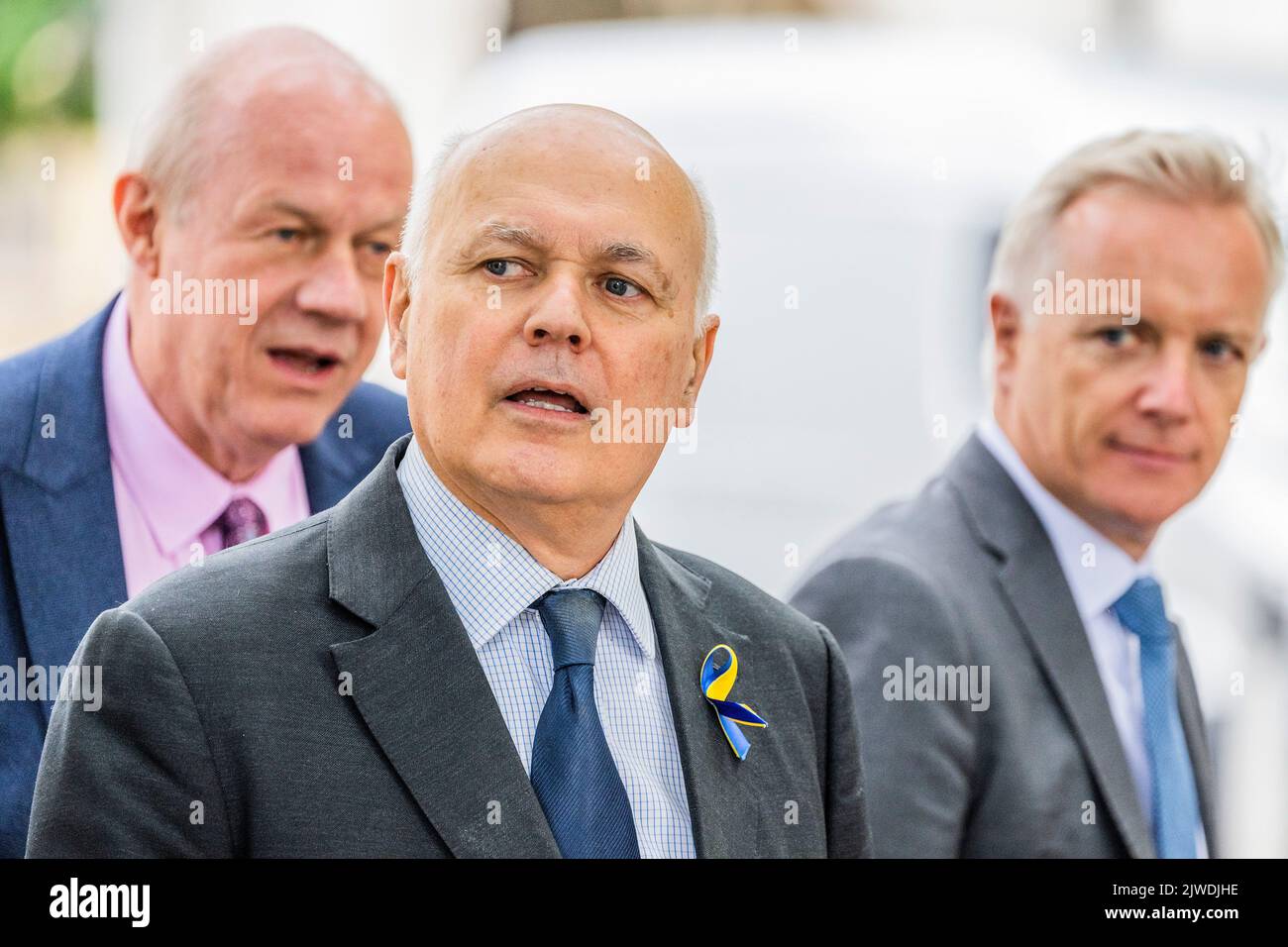 London, UK. 5th Sep, 2022. Ian Duncan-Smith arrives - Liz Truss is ...