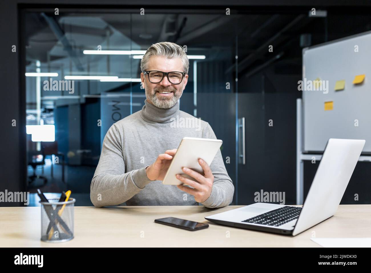 Programmer team hi-res stock photography and images - Alamy