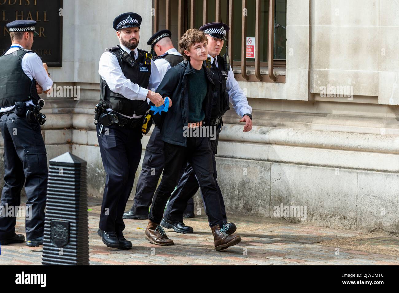 London, UK. 5 September 2022. A man is arrested during an anti-Tory ...