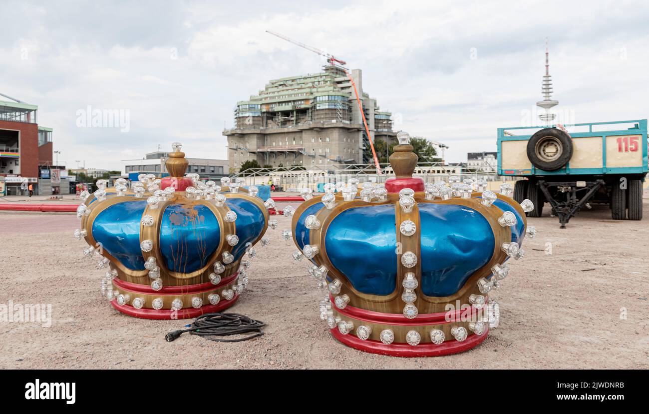 Hamburg, Germany. 05th Sep, 2022. Crowns, which will finally decorate ...