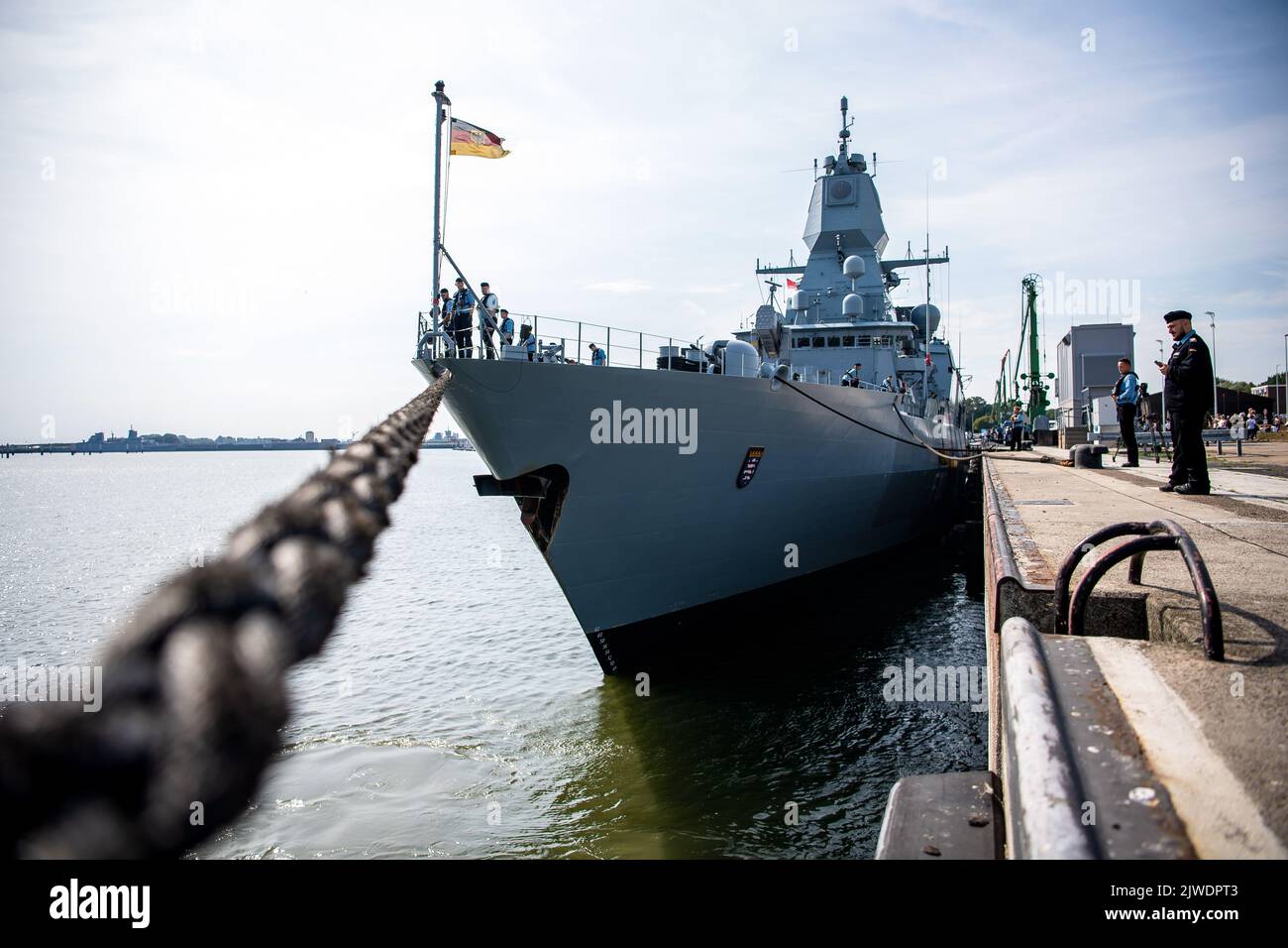 Wilhelmshaven, Germany. 05th Sep, 2022. The frigate "Hessen" lies in ...