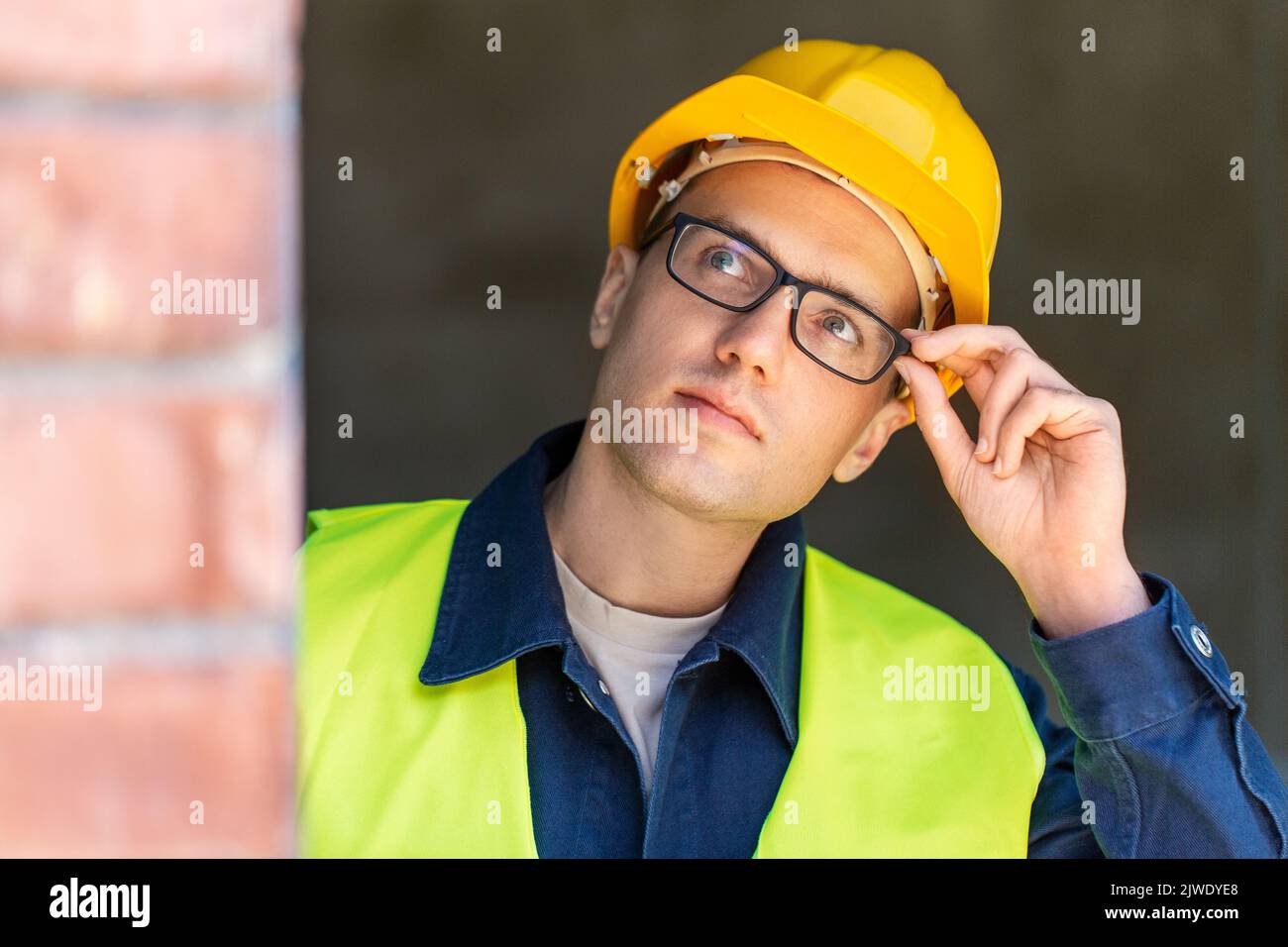 Safety glasses building hi-res stock photography and images - Alamy