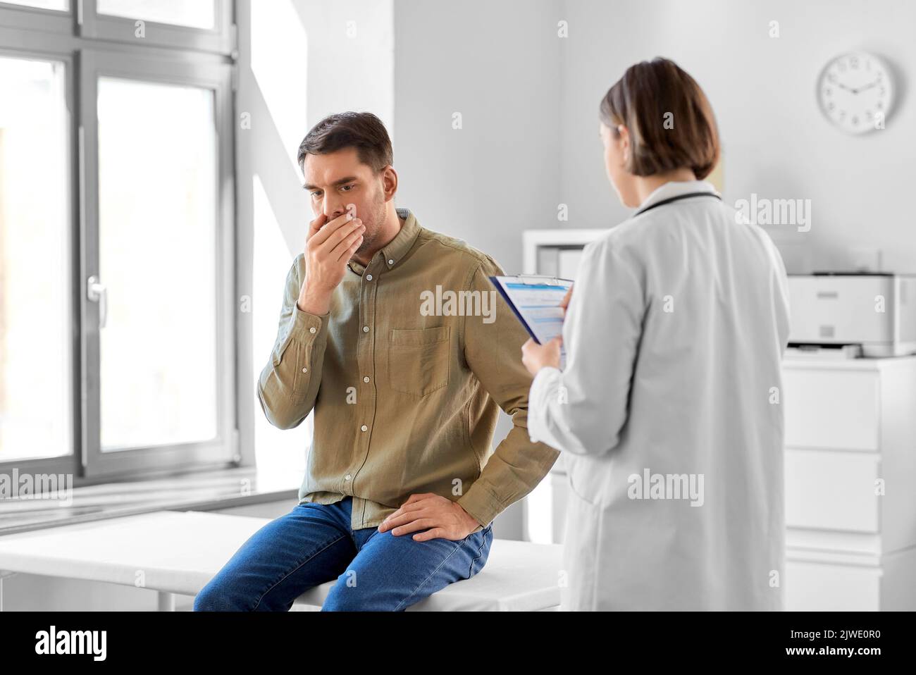 Scared doctor man hi-res stock photography and images - Alamy