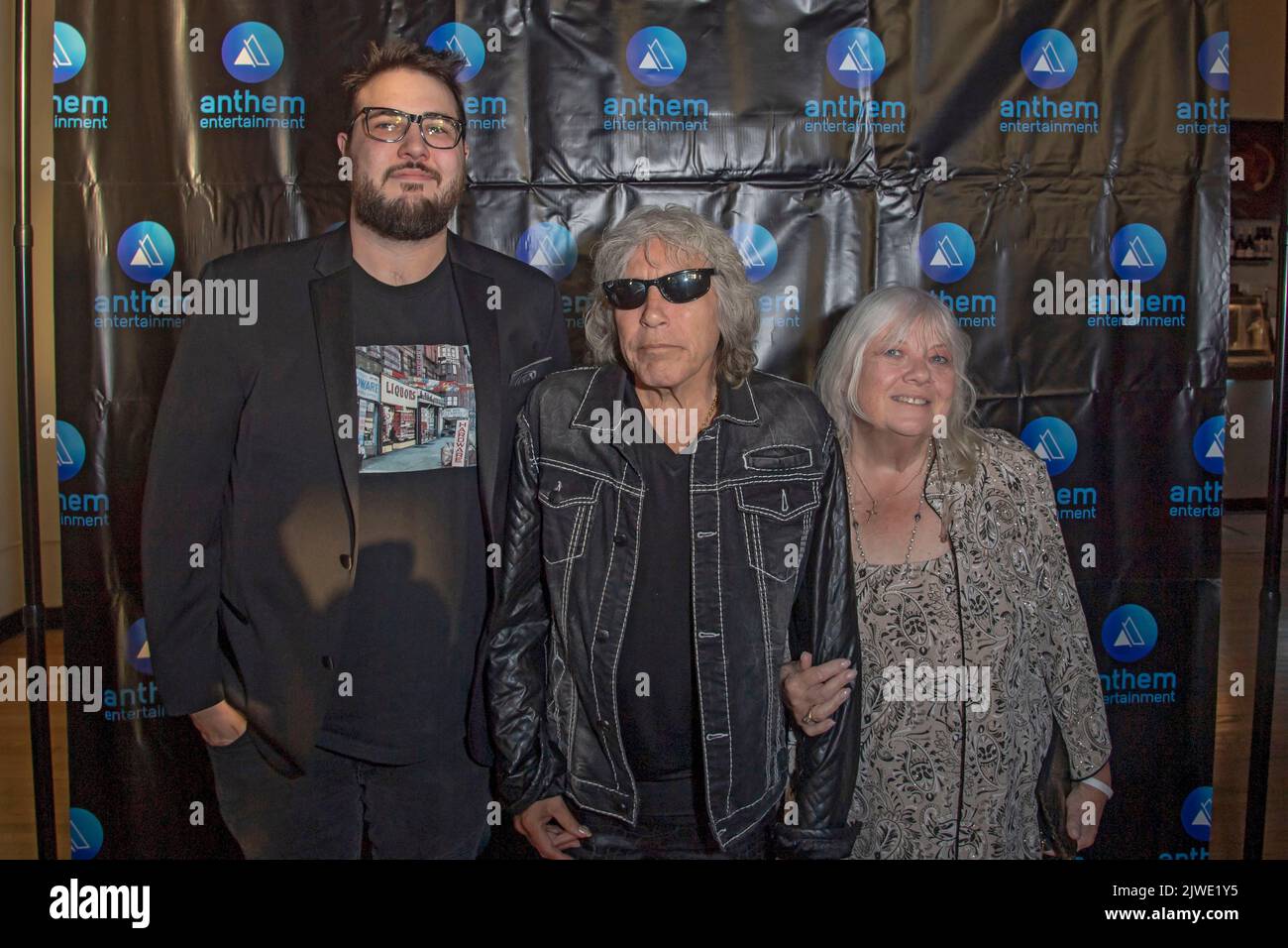 Jonathan Feliciano, José Feliciano and Susan Omillian attend "José ...