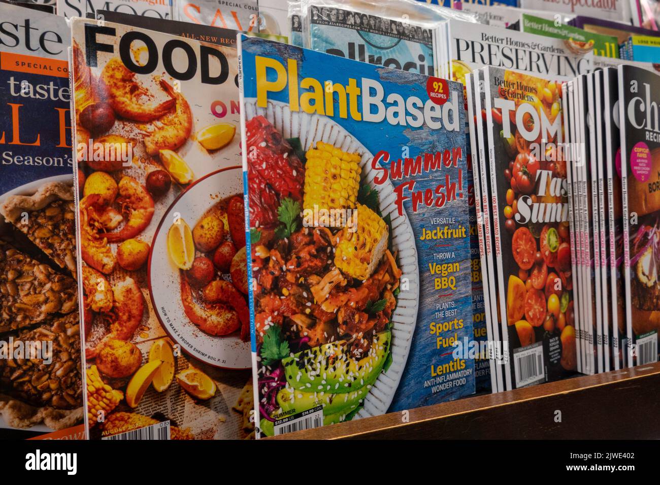 Barnes & Noble Booksellers on Fifth Avenue in New York City has a large ...