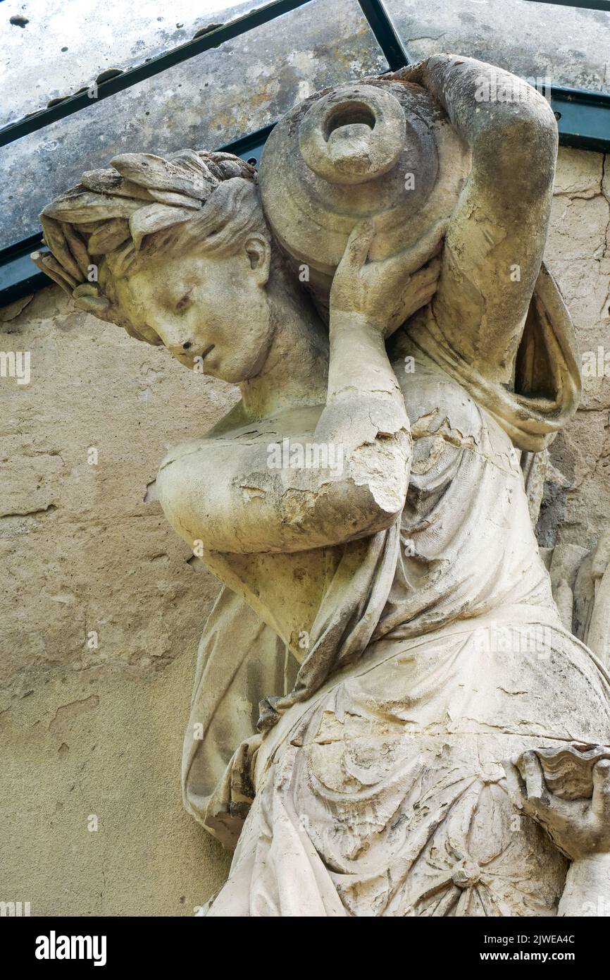 Waters Nymph statue by Ernest Carrier-Belleuse, Vichy, Allier, AURA ...