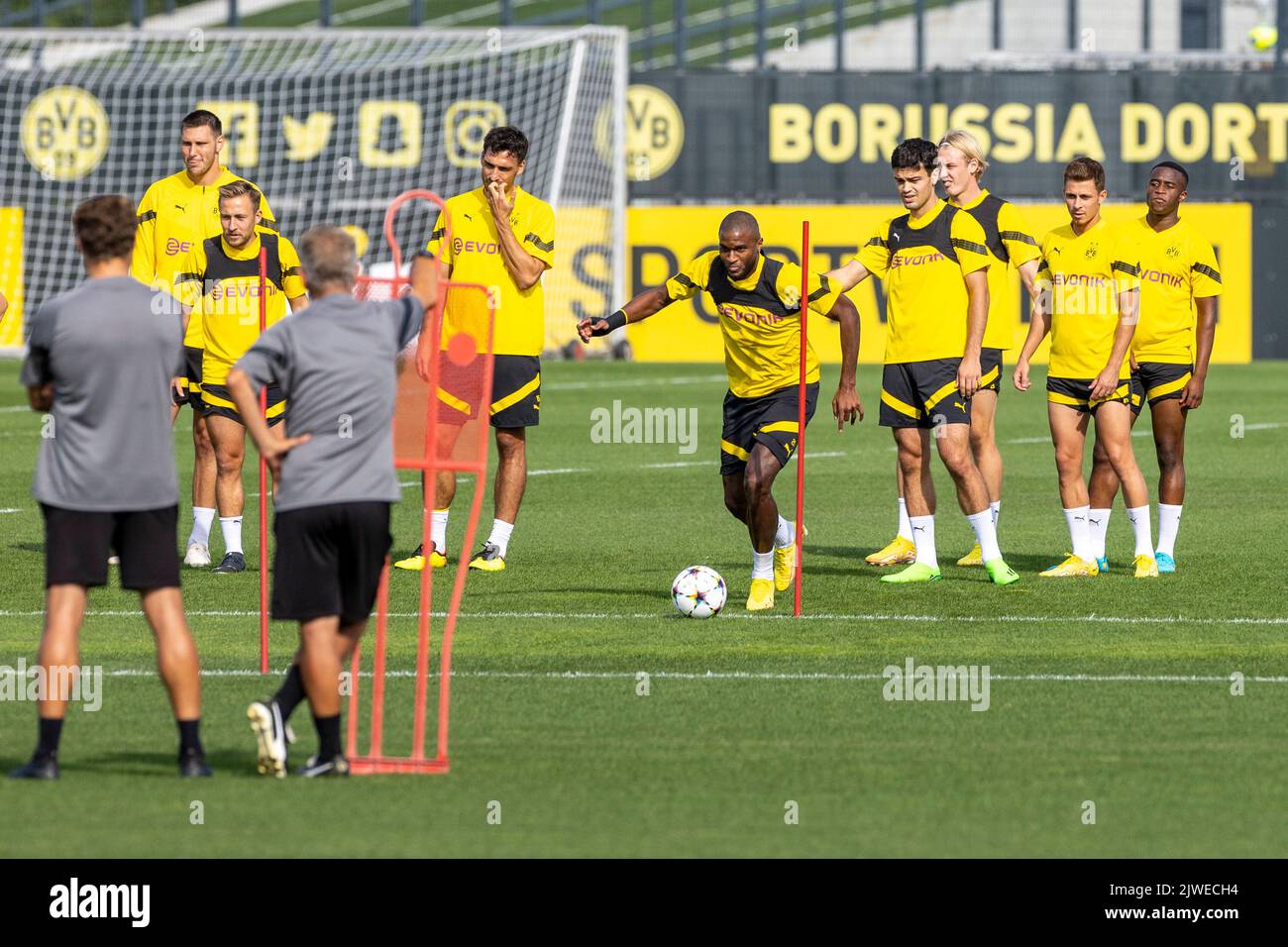 Dortmund, Germany. 05th Sep, 2022. Soccer: Champions League, before the ...
