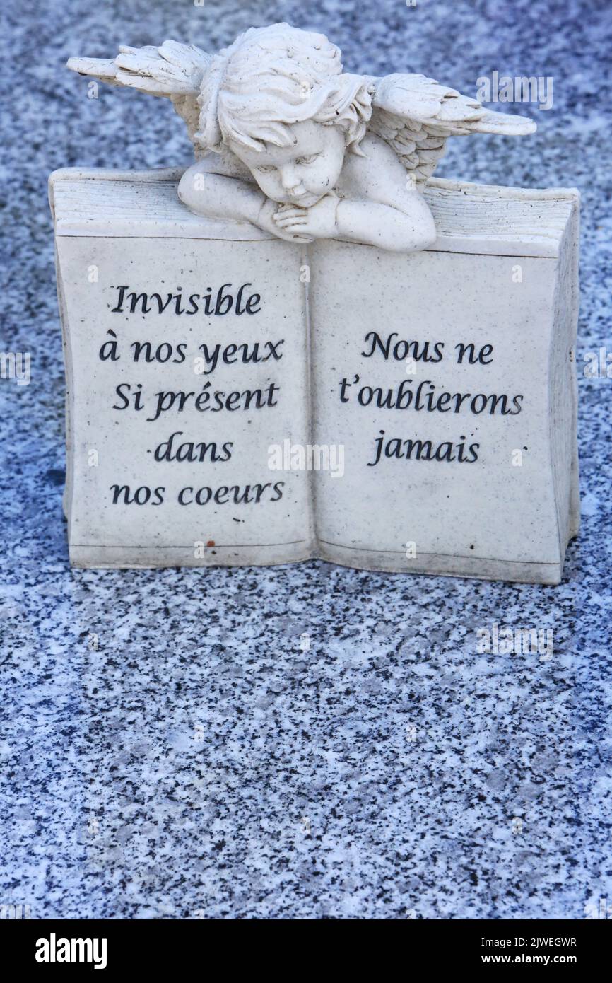 Ange pierre tombale hi-res stock photography and images - Alamy