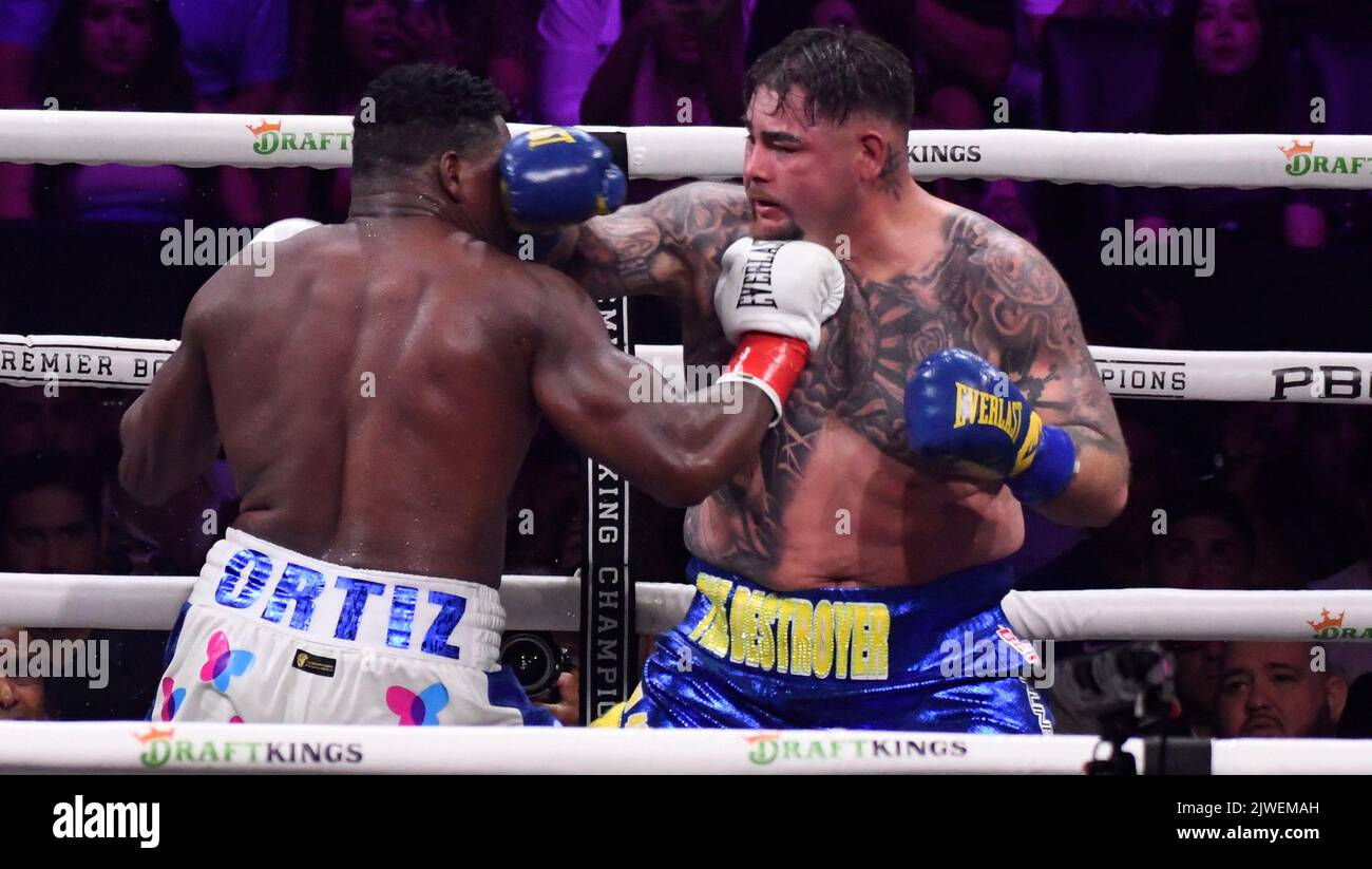 Los Angeles, California, USA. 4th Sep, 2022. Fighter ANDY RUIZ (Blue ...