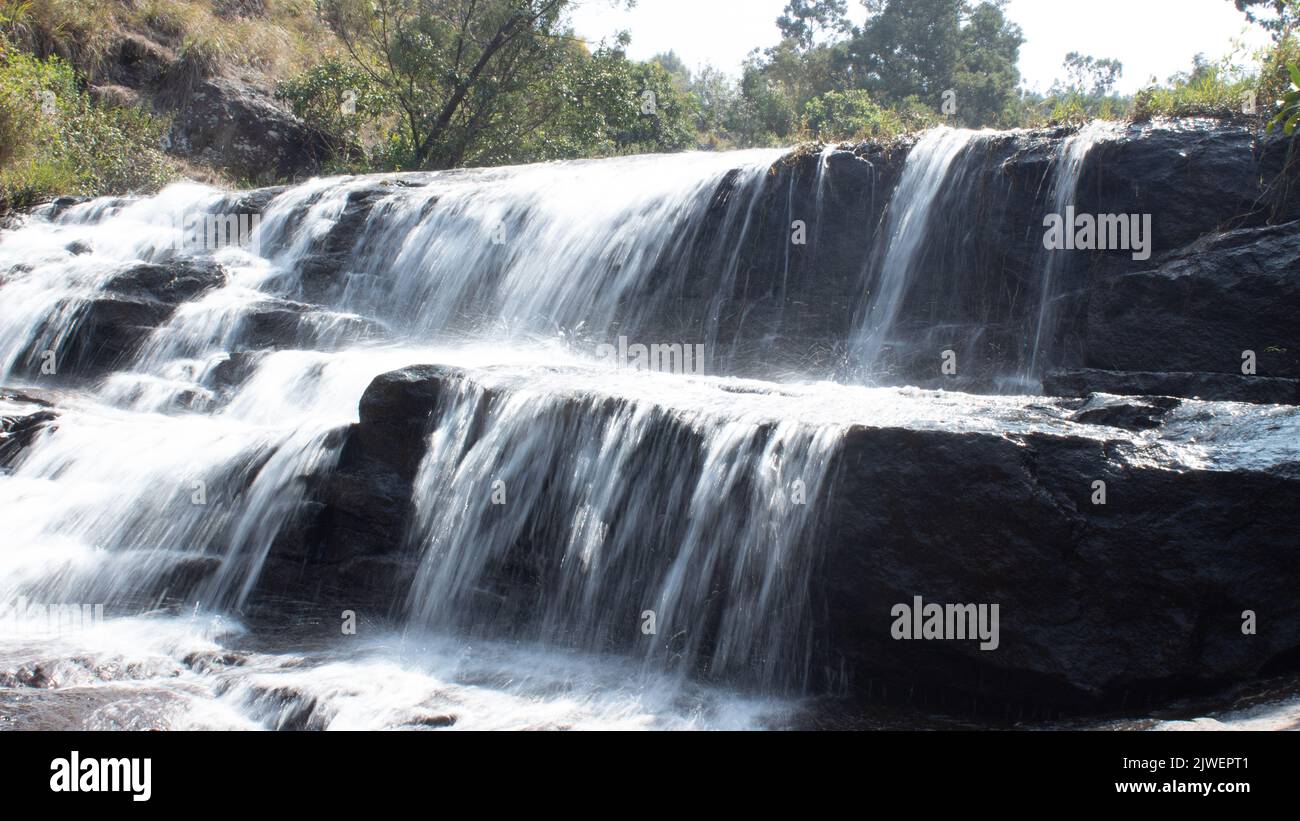 Waterfalls in tamil nadu hi-res stock photography and images - Alamy