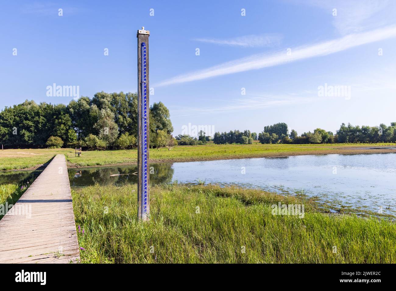 Low water is clearly visible by the water level meter in the Blauwe ...