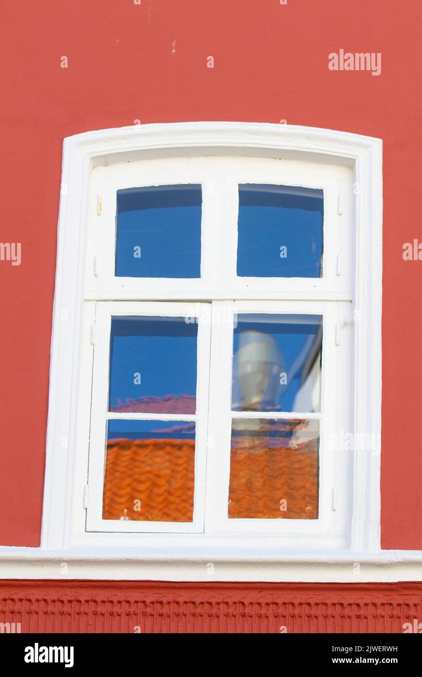 Traditional outdoor windows hi-res stock photography and images - Alamy