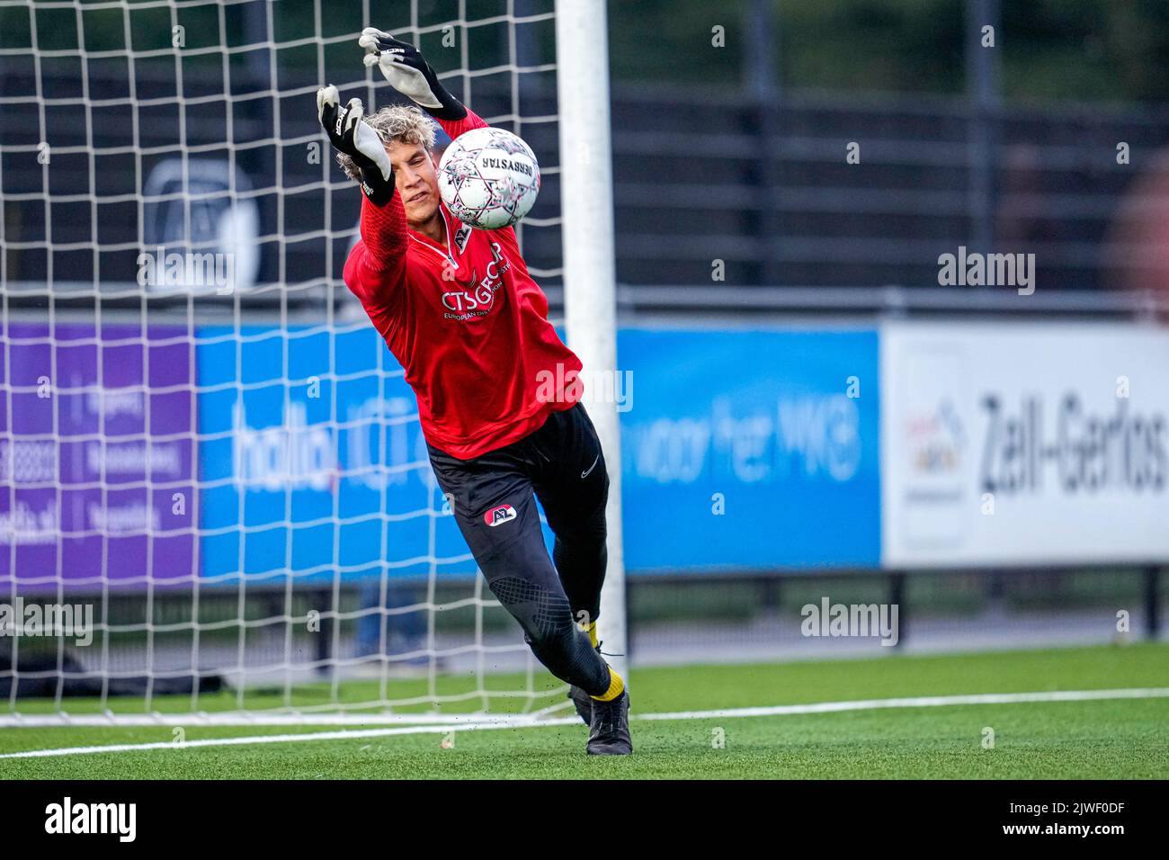 Goalkeeper sem westerveld hi-res stock photography and images - Alamy