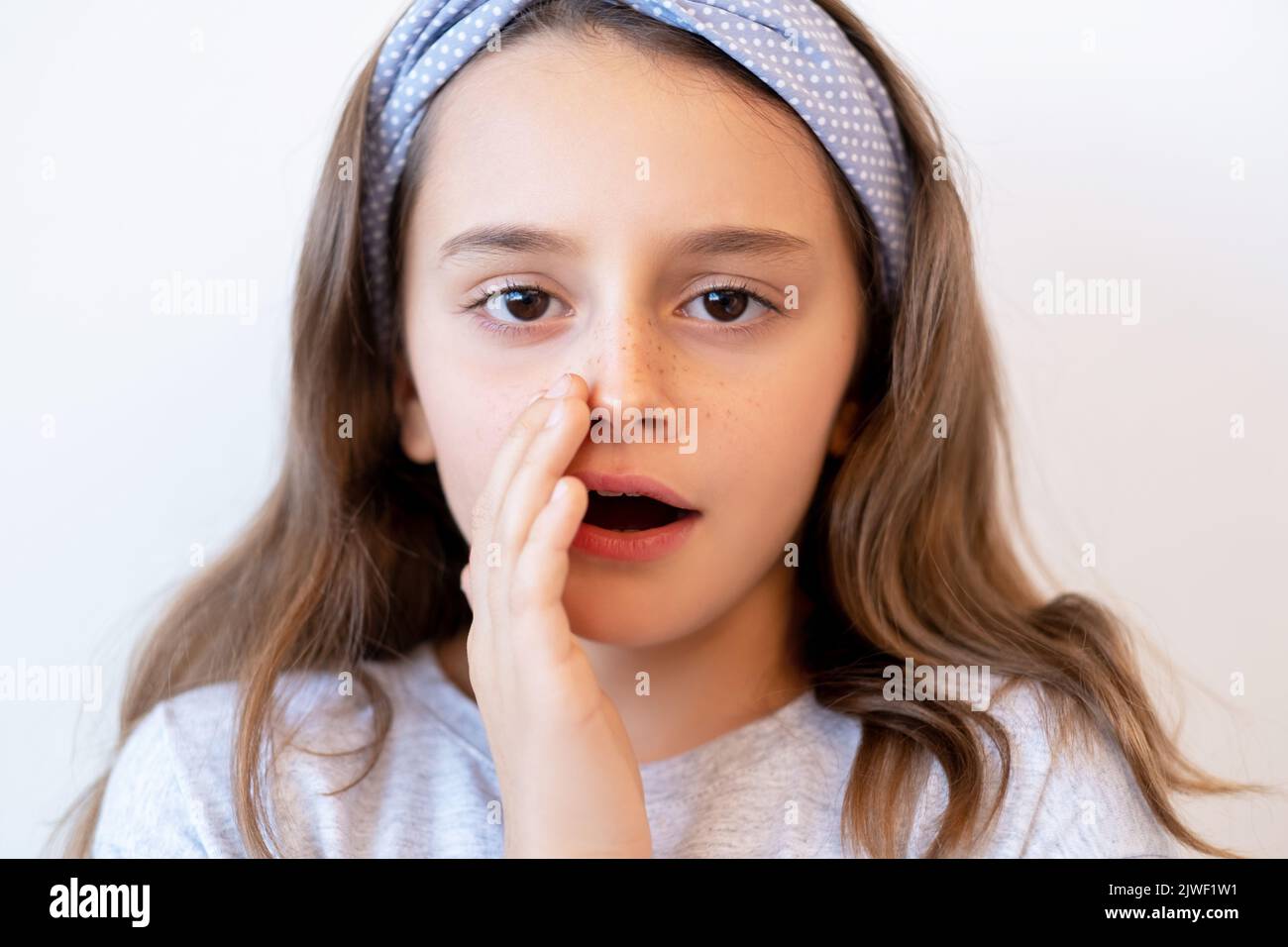 child secret wish girl whispering sharing gossip Stock Photo - Alamy
