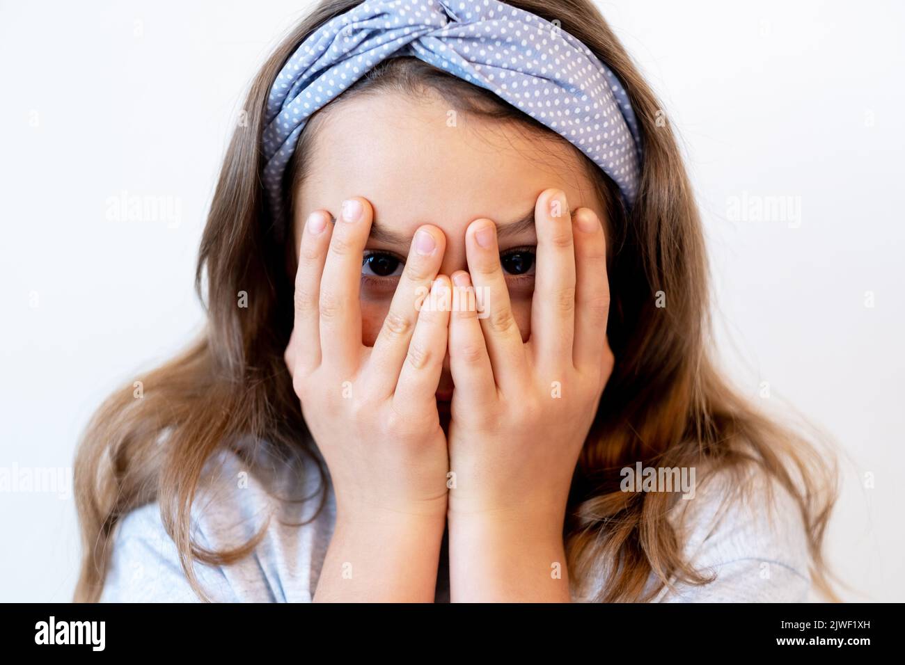 Preteen girl scared hi-res stock photography and images - Alamy