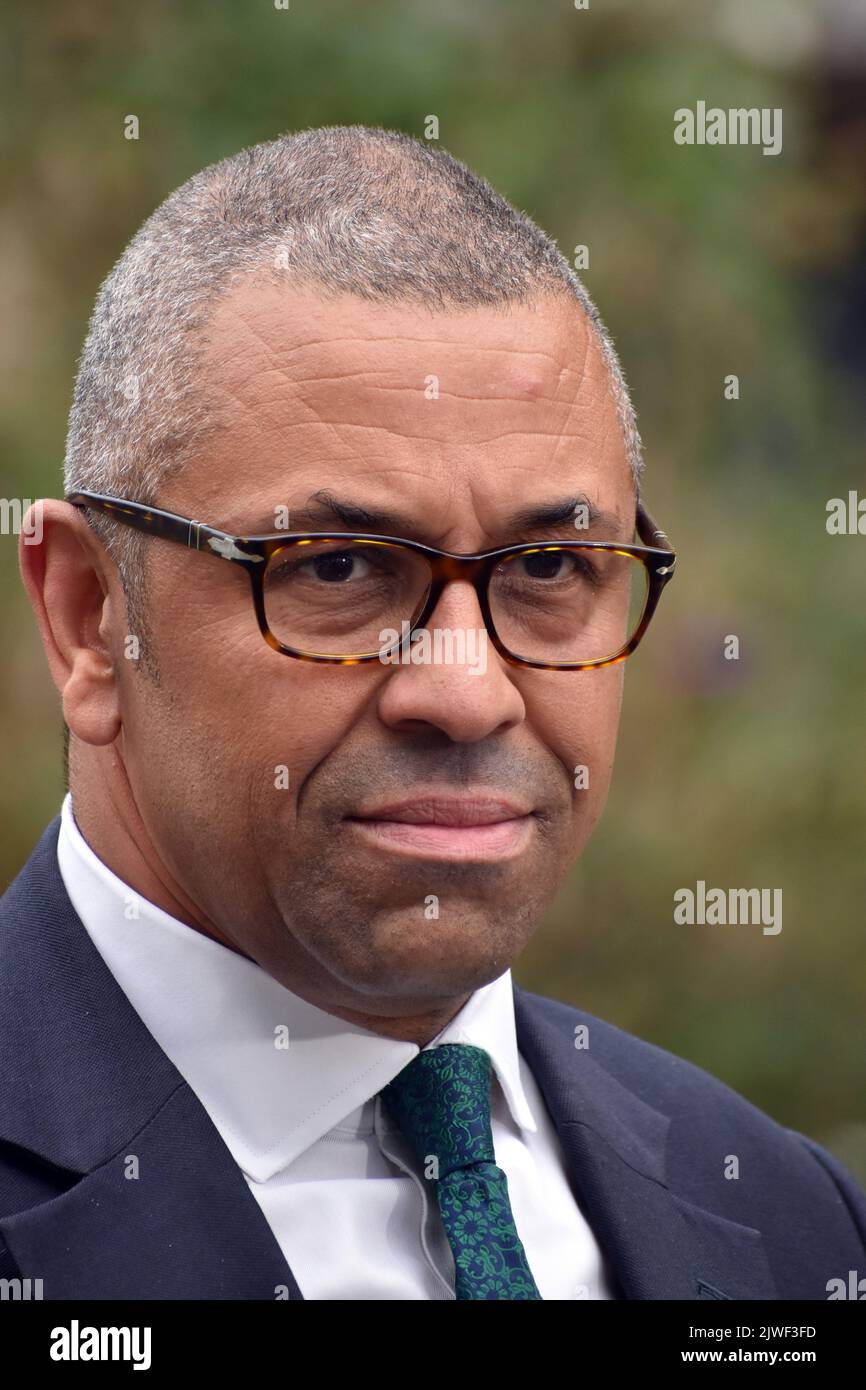 Cleverly truss hi-res stock photography and images - Alamy