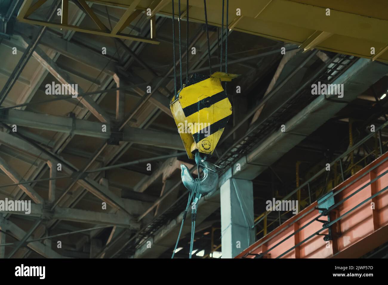 Overhead crane hi-res stock photography and images - Alamy