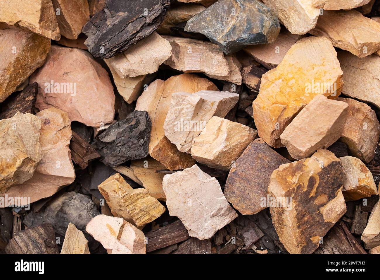 Pecahan genting hi-res stock photography and images - Alamy