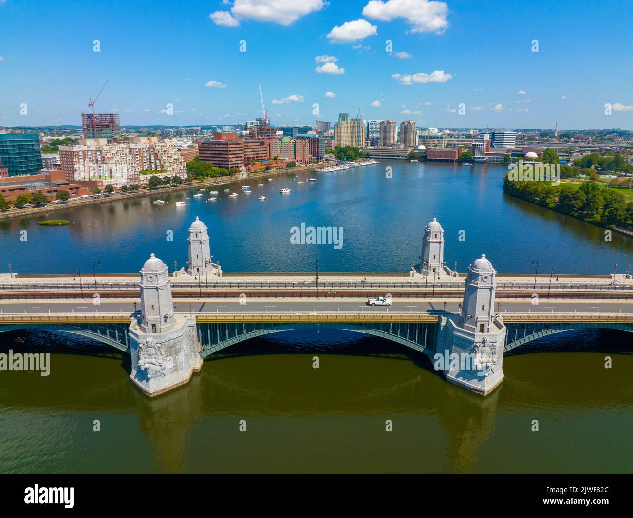 Longfellow Bridge aerial view that connects city of Cambridge (left ...