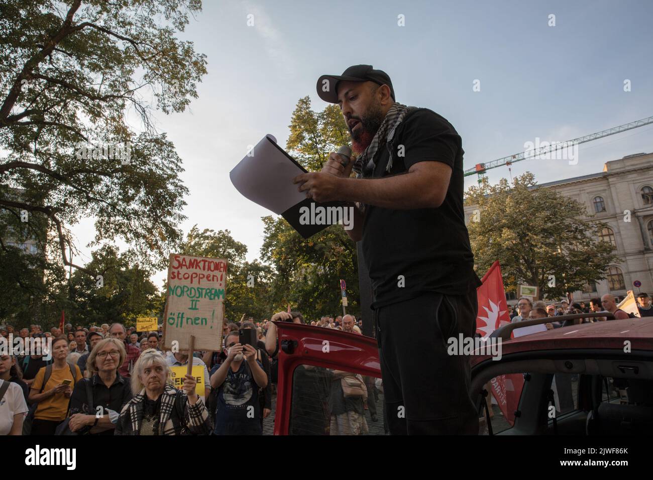 Demoteilnehmerinnen hi-res stock photography and images - Alamy