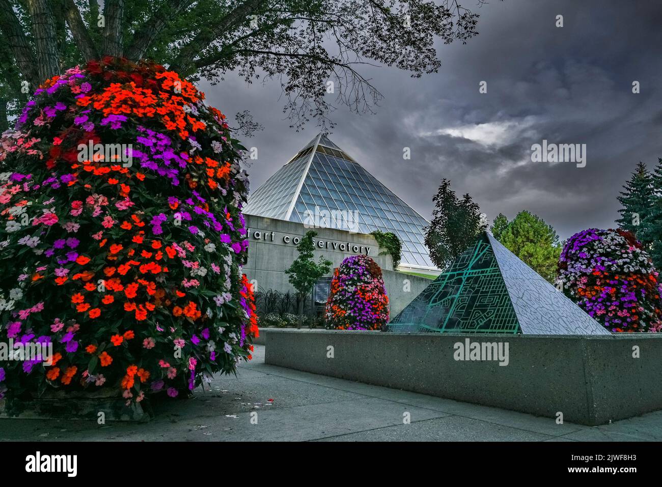 Entrance muttart conservatory hi-res stock photography and images - Alamy