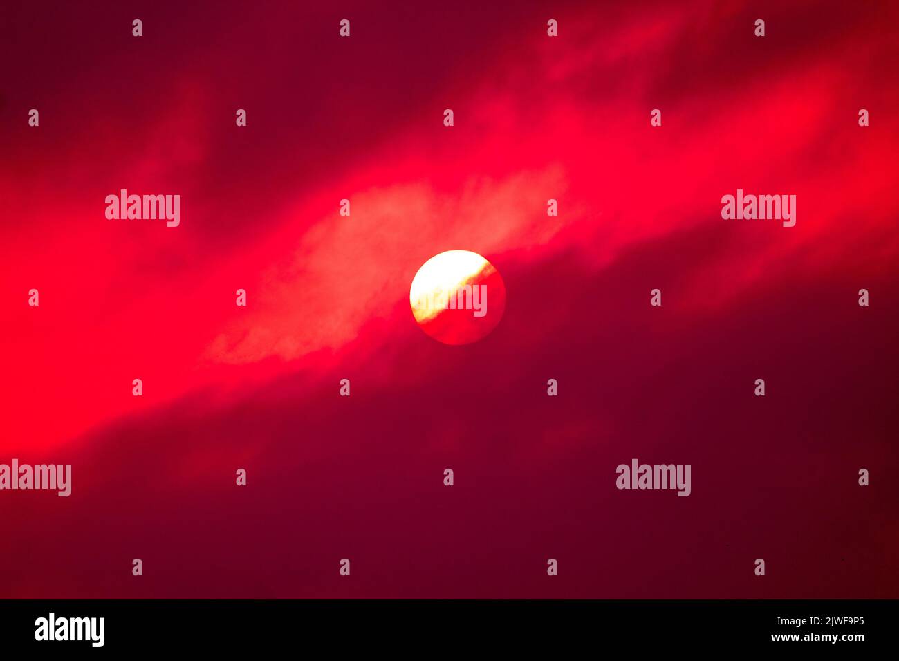 Red sun effect hi-res stock photography and images - Alamy