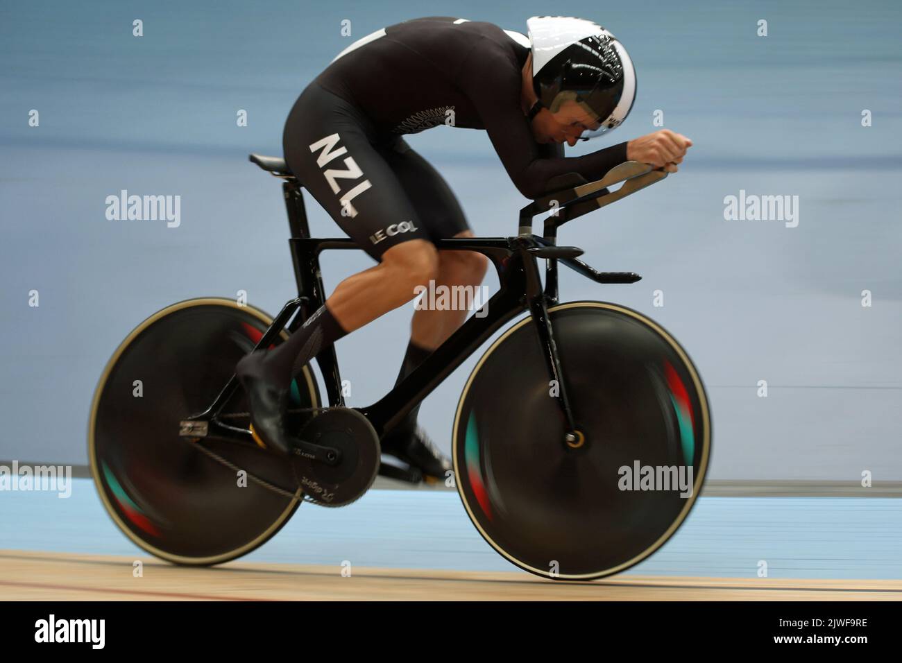 Tom SEXTON of New Zealand in the Men's 4000m Individual Pursuit cycling ...
