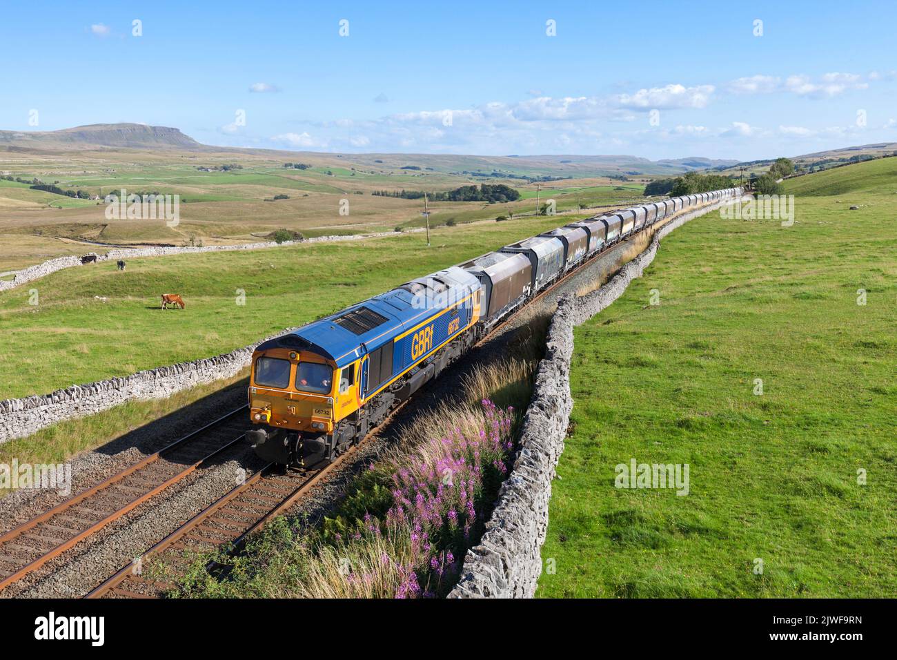 Gb Railfreight class 66 locomotive at Ribblehead, Settle to Carlisle ...