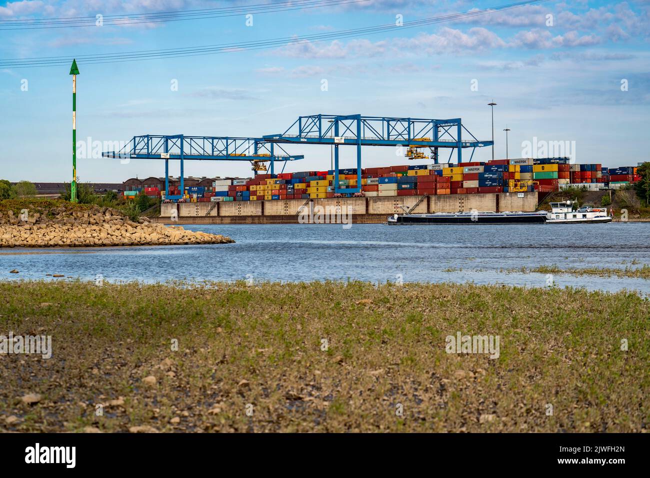 Container handling centre, Gateway West Terminal, Logport 2, cargo ship ...