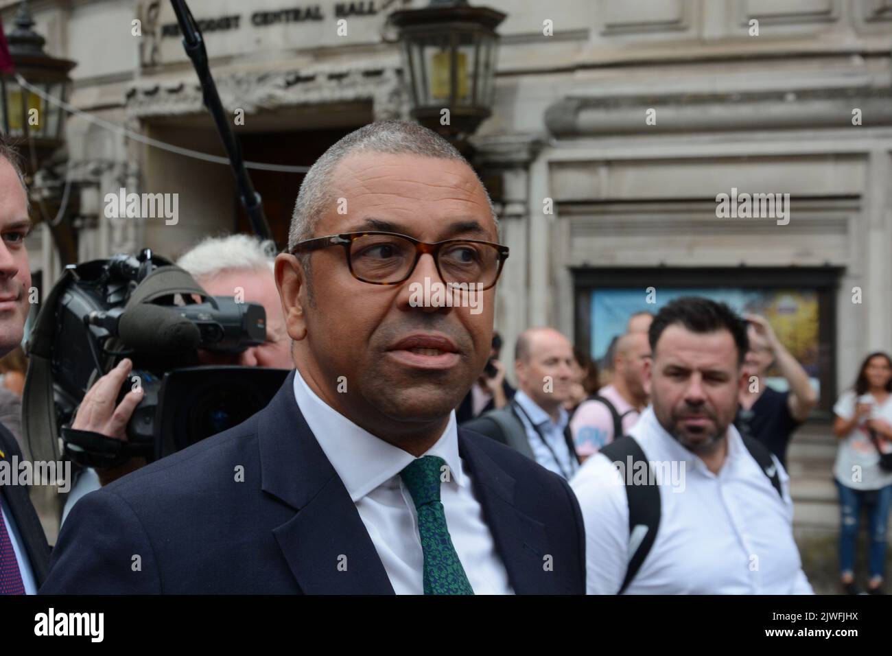 Truss ally hi-res stock photography and images - Alamy