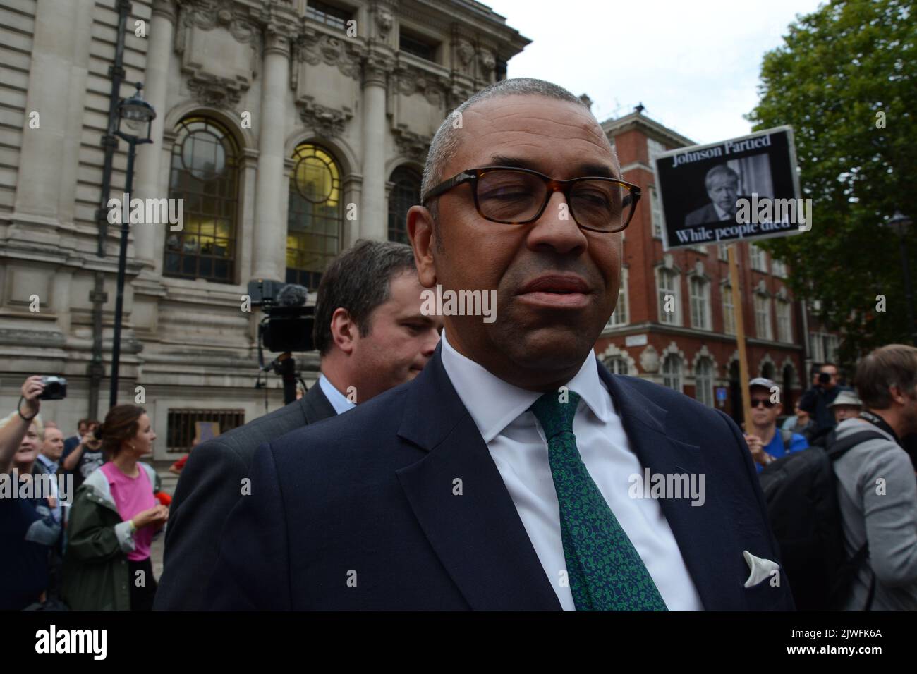 Truss ally hi-res stock photography and images - Alamy