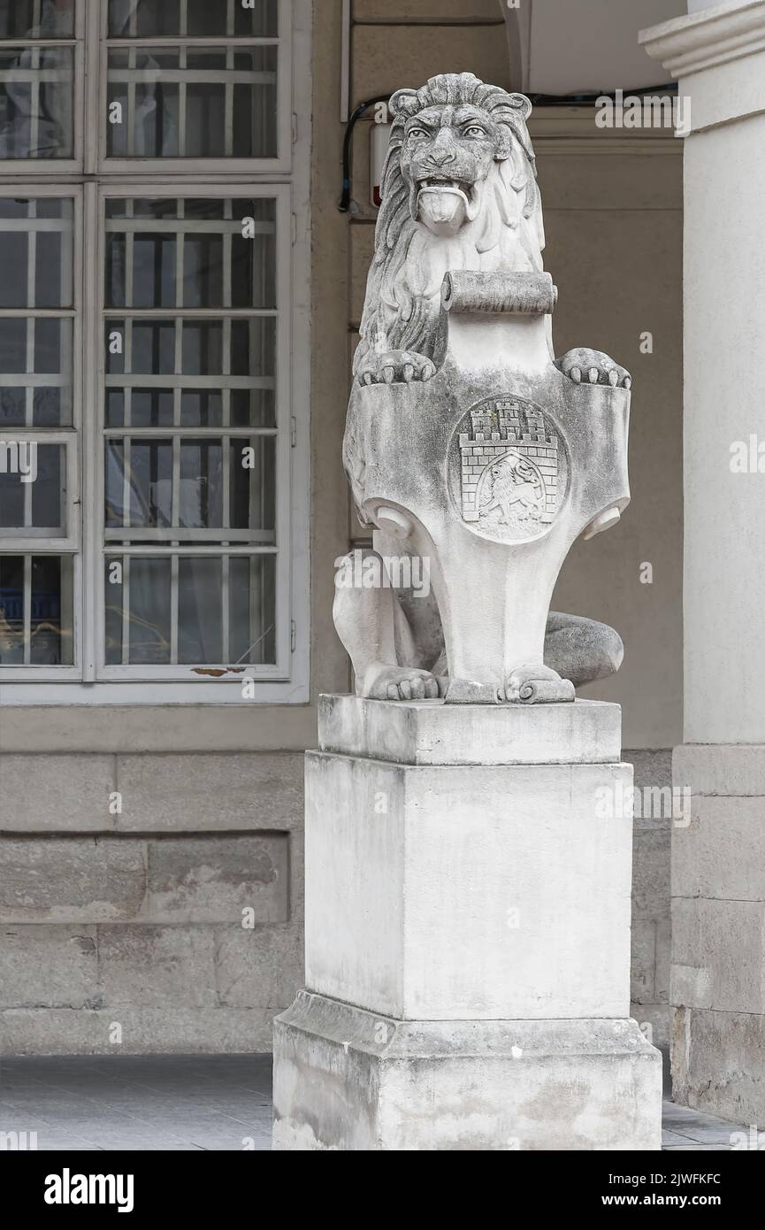 The white statue of a lion in Lviv, Ukraine Stock Photo - Alamy