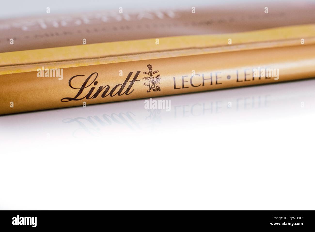 Swiss chocolate manufacture at lindt hi-res stock photography and ...