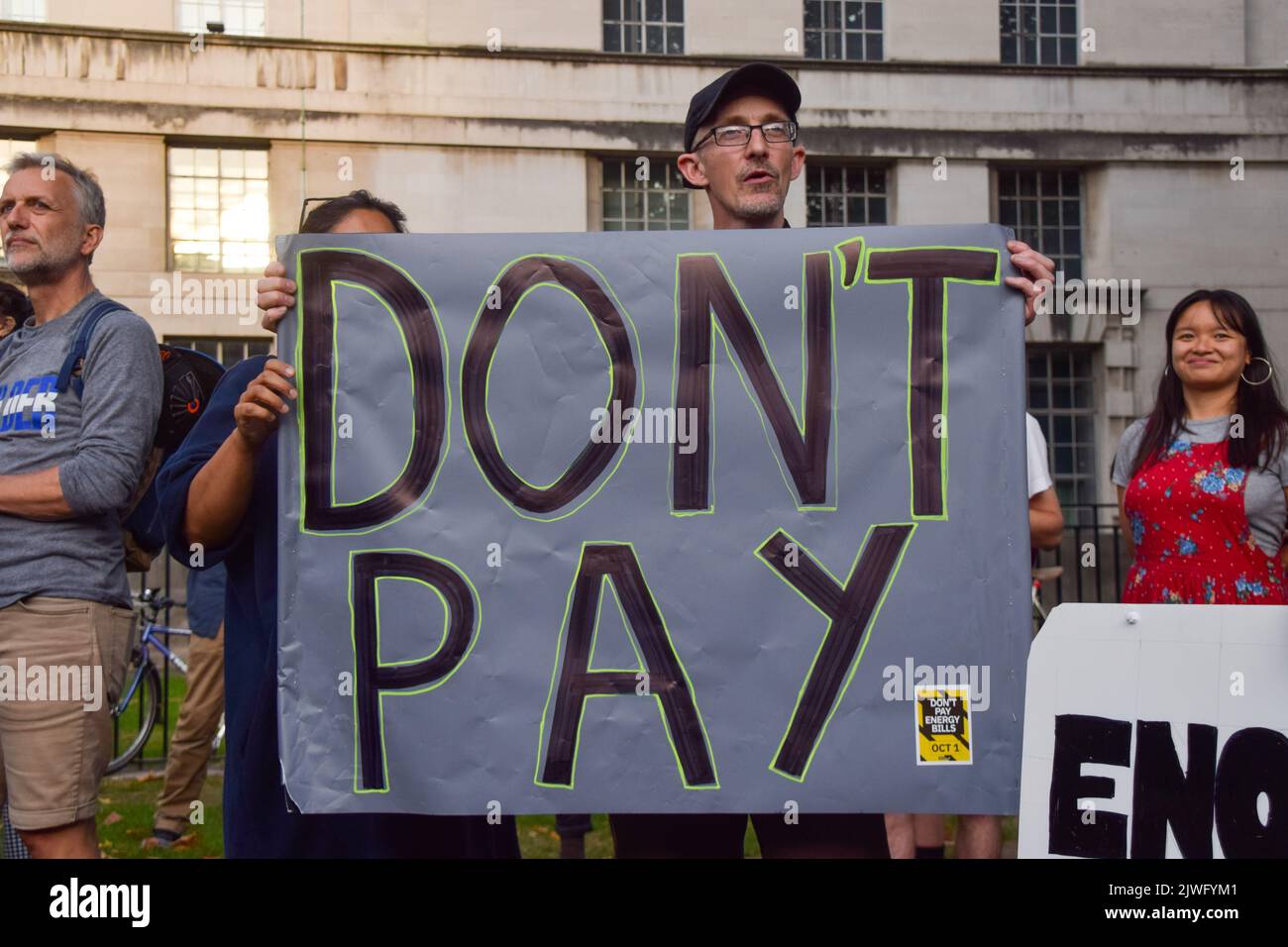 Dont pay campaign hi-res stock photography and images - Alamy
