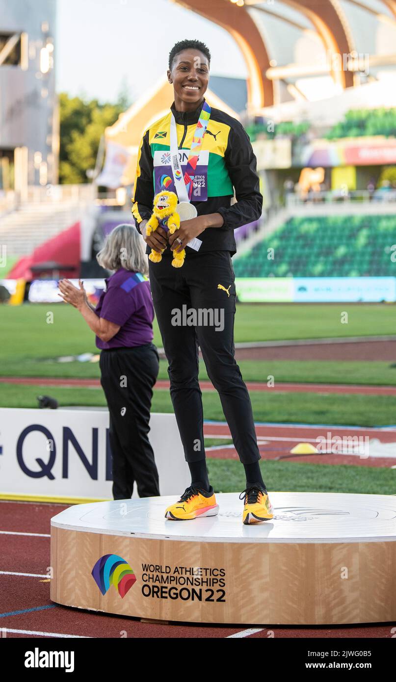 Shanieka Ricketts of Jamaica in the women’s tripe jump medal ceremony ...