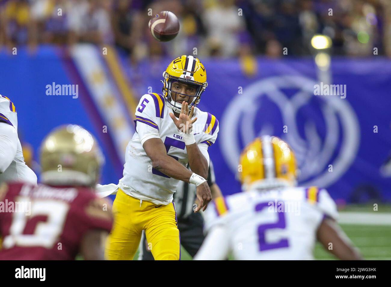 September 4, 2022: LSU quarterback Jayden Daniels (5) delivers a pass ...