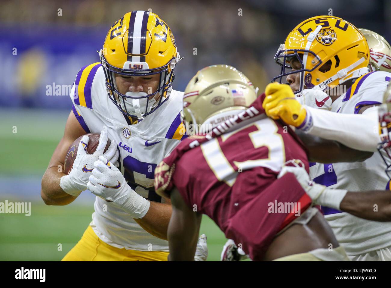 September 4, 2022: LSU's Mason Taylor (86) brings in a pass and looks ...