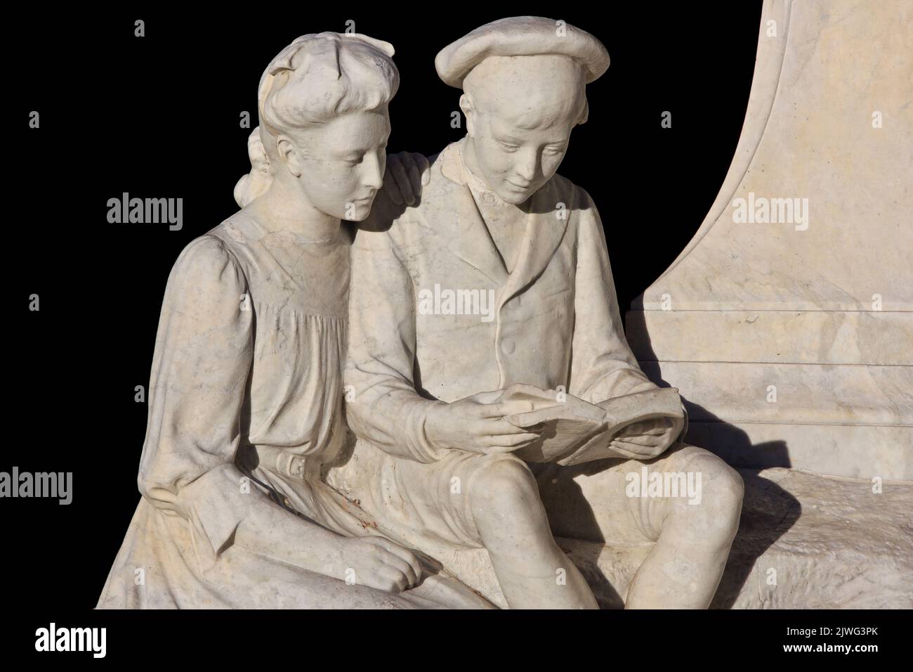 The children of the earth monument hi-res stock photography and images ...