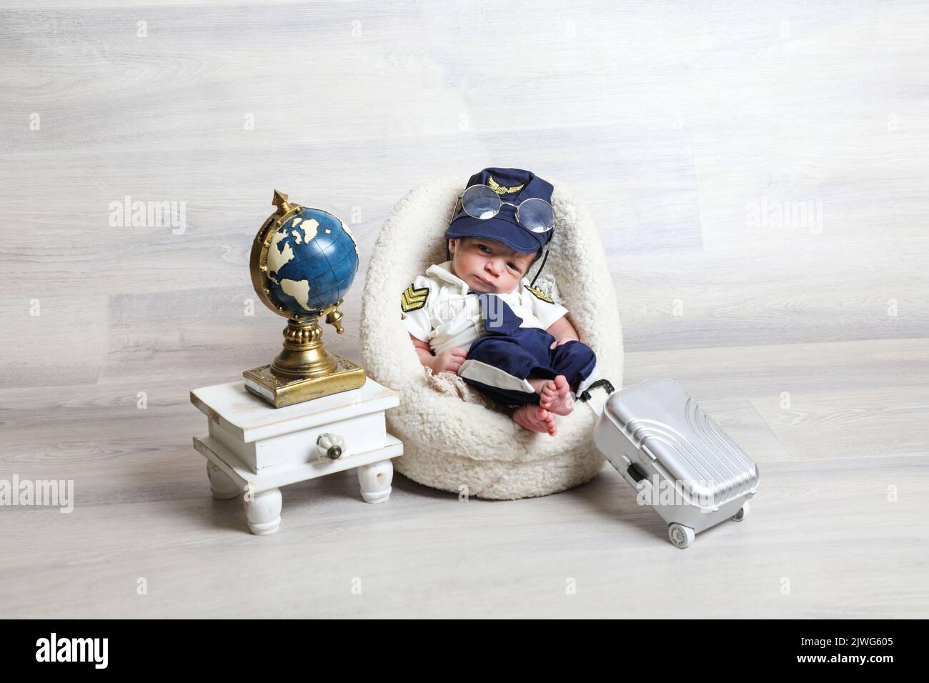 Boy in pilot costume hi-res stock photography and images - Alamy