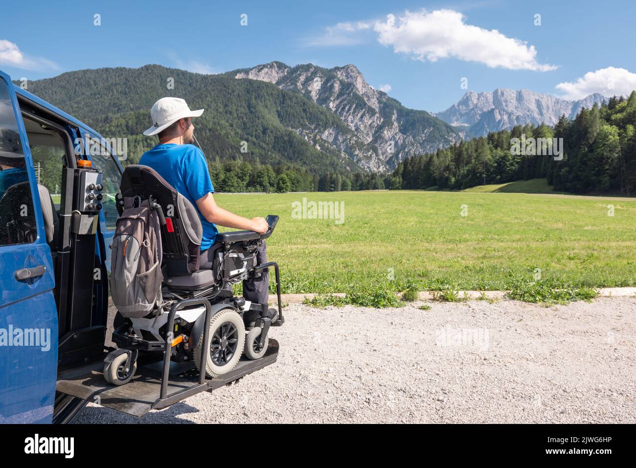 Accessible elevator service hi-res stock photography and images - Alamy