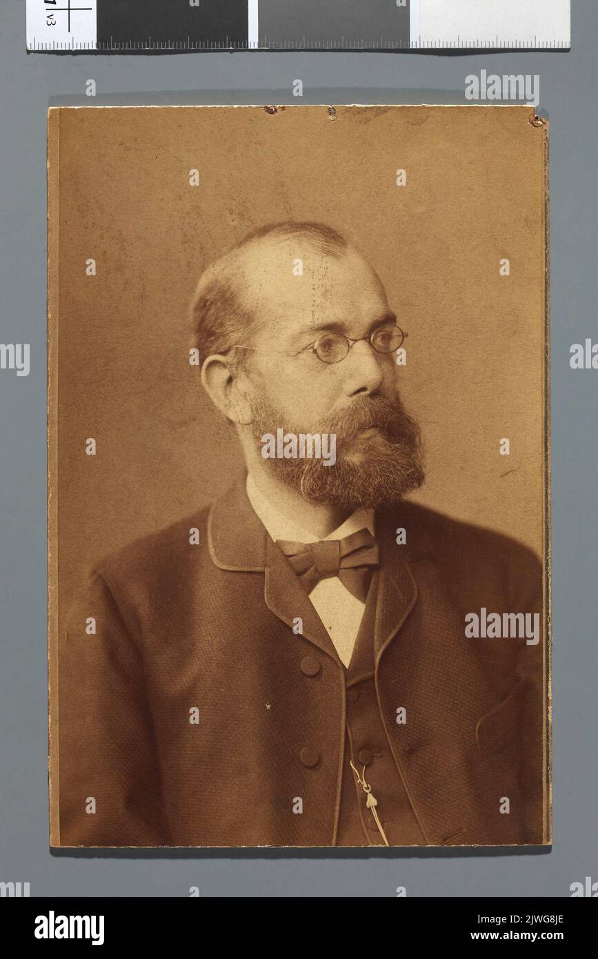 Portrait of Robert Koch (1843-1910), biologist (bust). Schaarwächter ...