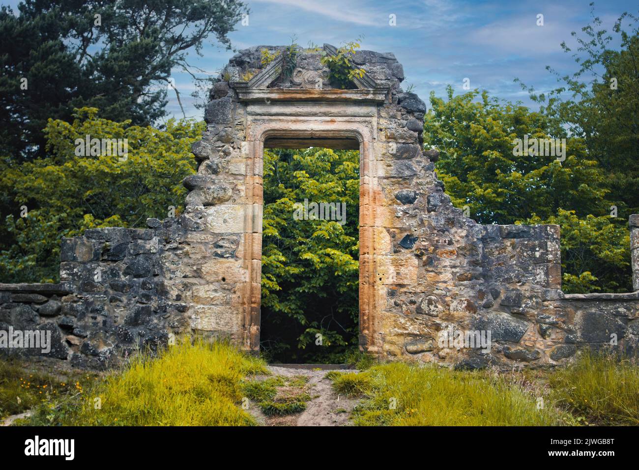 The ruins of Cammo estate in Cramond, Edinburgh Stock Photo - Alamy