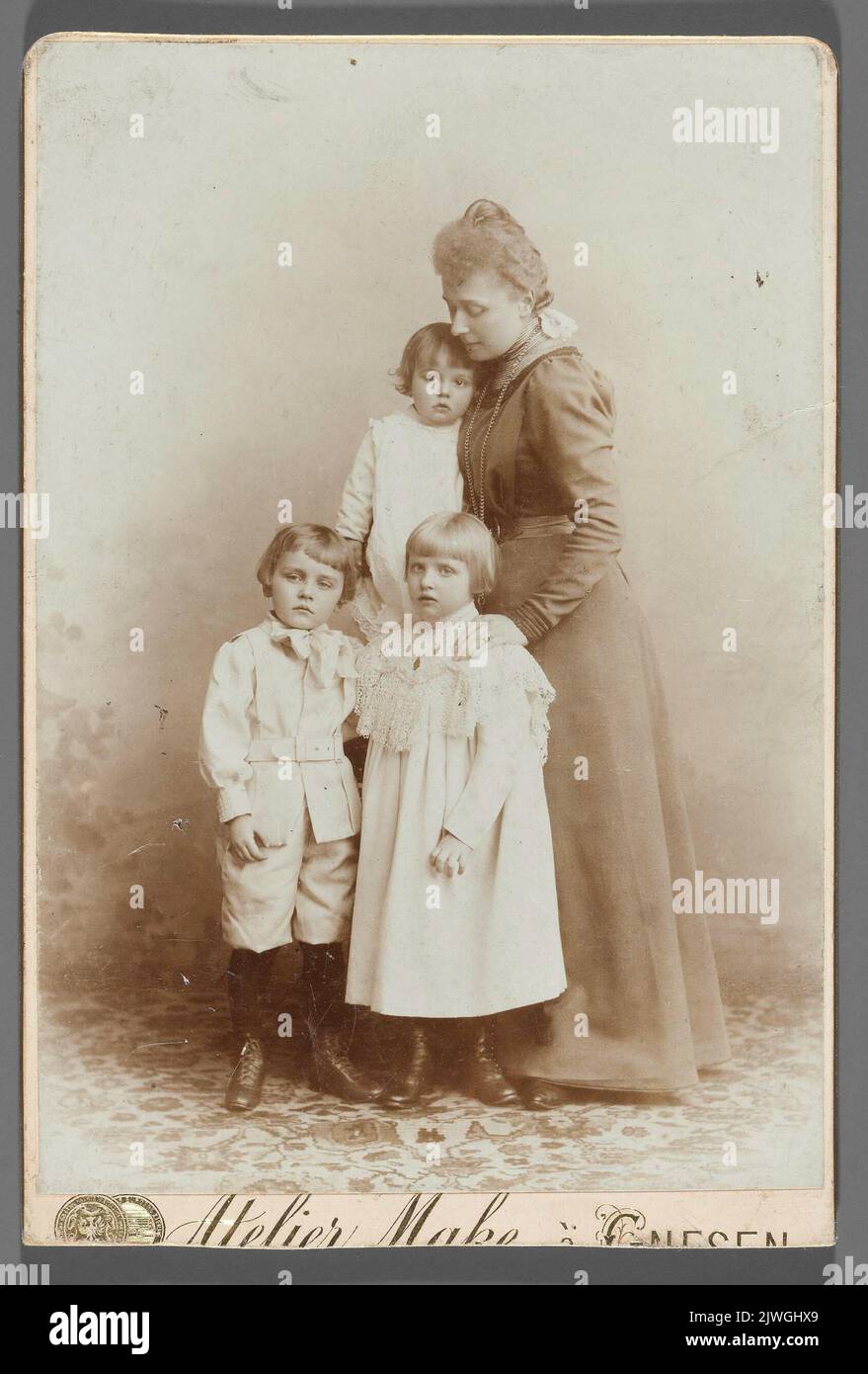 Portrait of Maria Skórzewska (1872-1944) with children - Maka (1893 ...