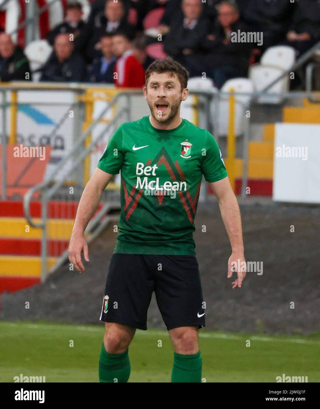 Shay mccartan glentoran player hi-res stock photography and images - Alamy