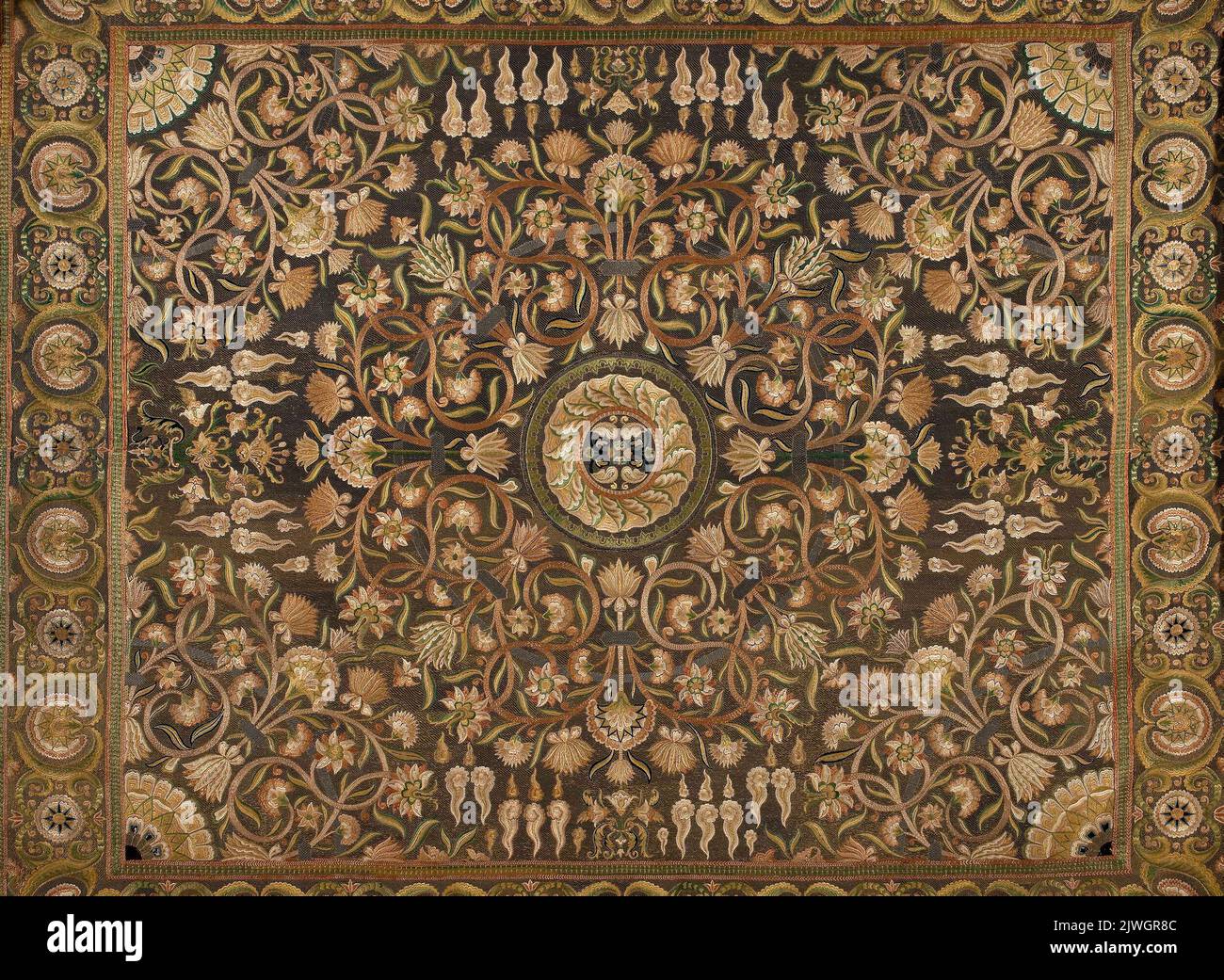 Throne canopy hi-res stock photography and images - Alamy