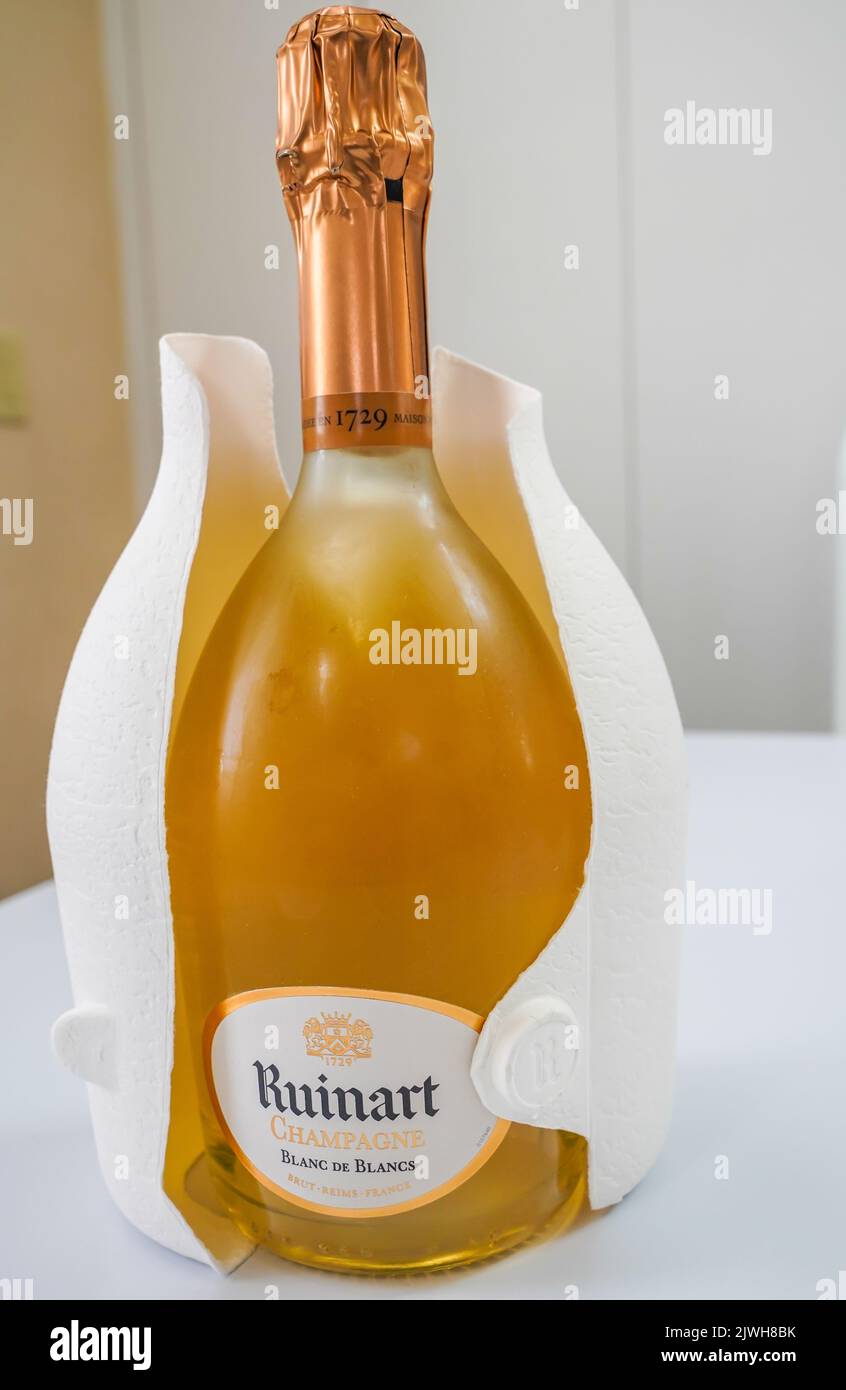 Ruinart Blanc de Blancs 'Second Skin' Champagne. Ruinart's innovative ...