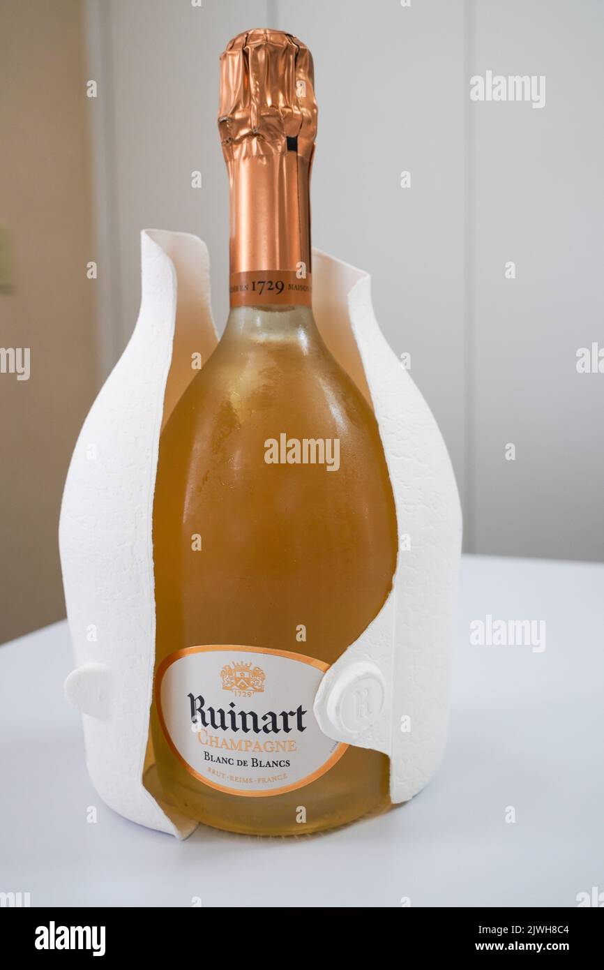 Ruinart Blanc de Blancs 'Second Skin' Champagne. Ruinart's innovative ...